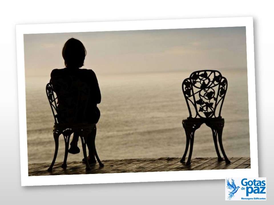 Intriga e solidão - Gotas de PazGotas de Paz